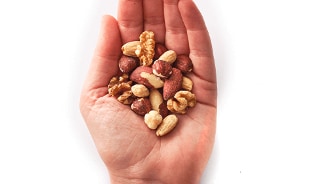 Noten: 10x de populairste soorten op rij | Albert Heijn