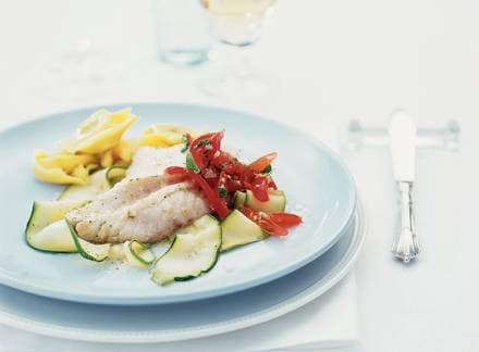 Gegrilde roodbaarsfilet met tomatensalsa recept - Allerhande | Albert Heijn