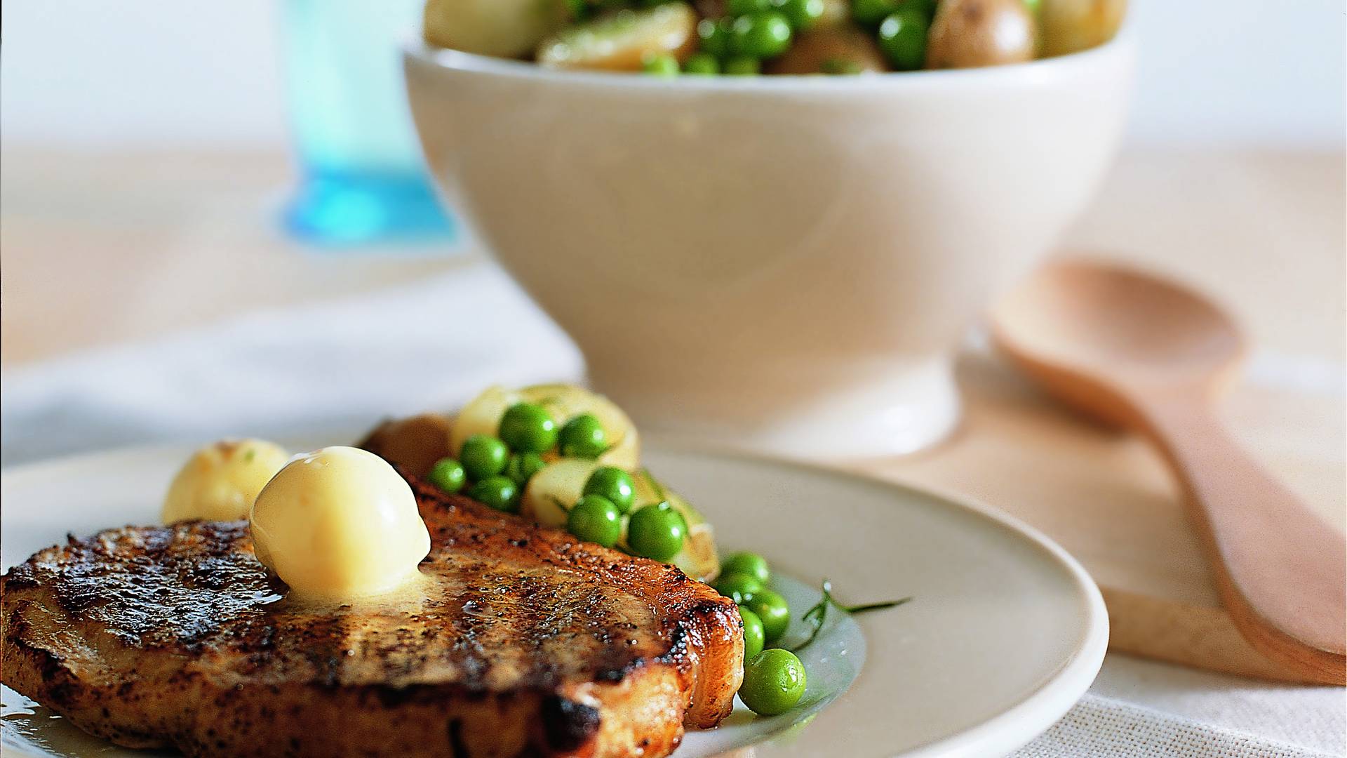 Gegrilde kalfsentrecote met citroenboter recept - Allerhande | Albert ...