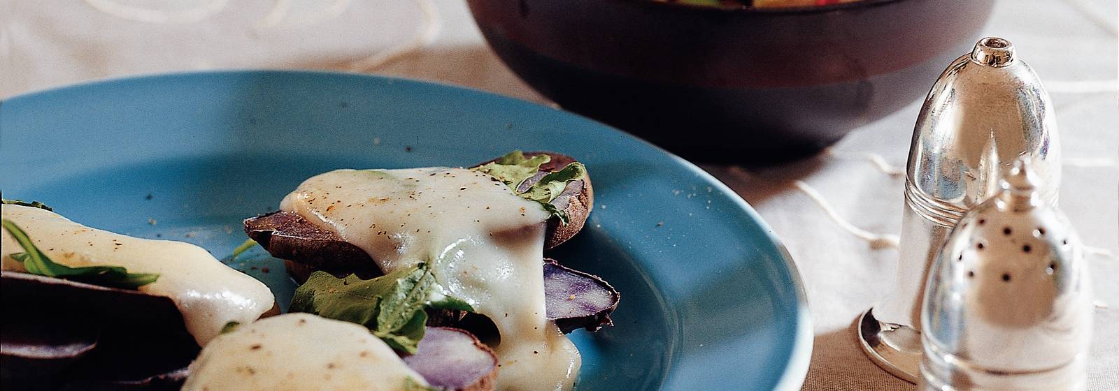 Gegrilde aardappels met taleggio recept - Allerhande | Albert Heijn