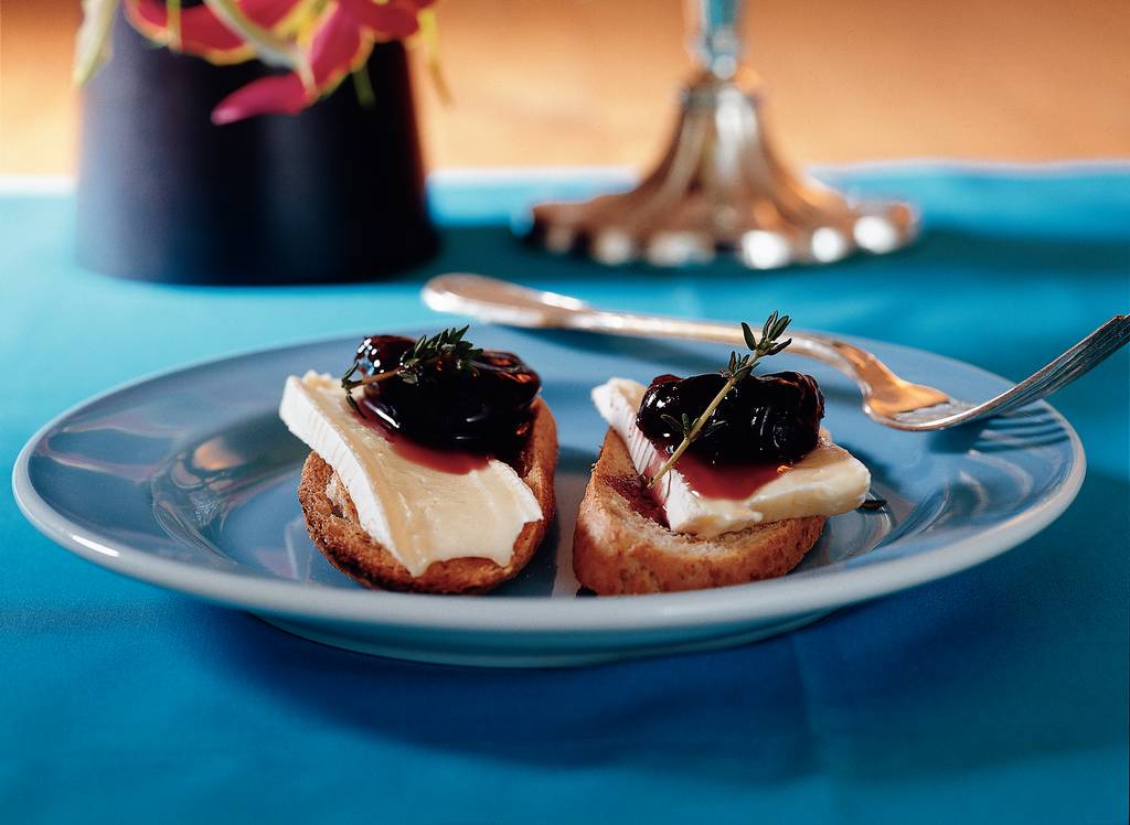 Brie met portpruimen recept - Allerhande | Albert Heijn