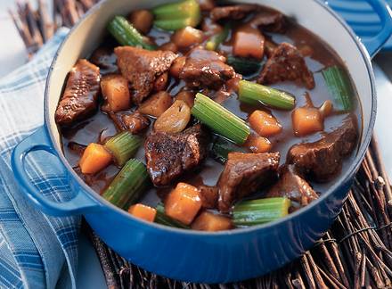 Gestoofde runderlappen met ontbijtkoek recept - Allerhande | Albert Heijn