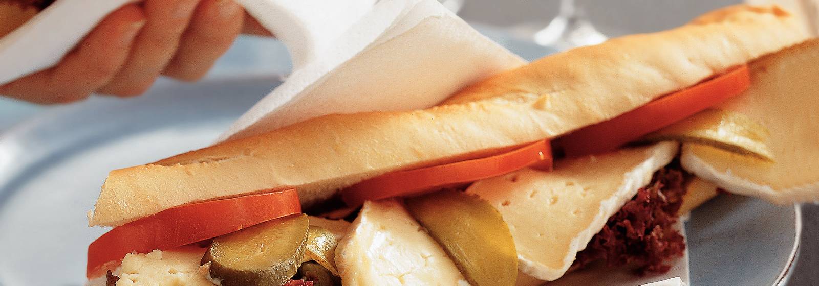 Stokbroodje met brie recept - Allerhande | Albert Heijn