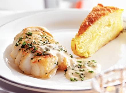 Roodbaarsfilet met romige wijnsaus recept - Allerhande | Albert Heijn