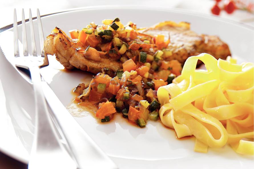 Kalfsentrecote met fijne groenten recept - Allerhande | Albert Heijn