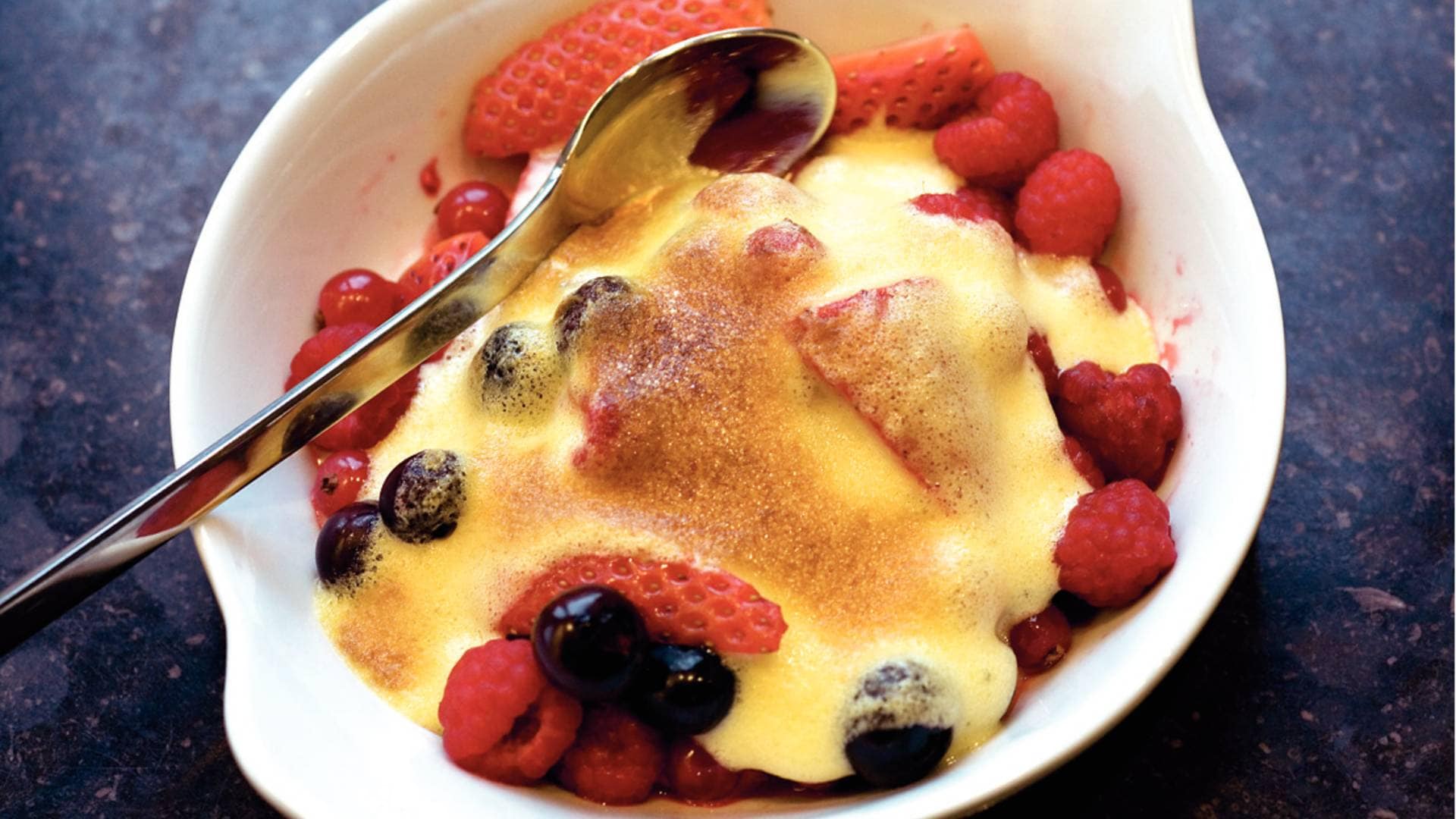 Sabayon met rood fruit uit de oven van Ton recept - Allerhande | Albert ...