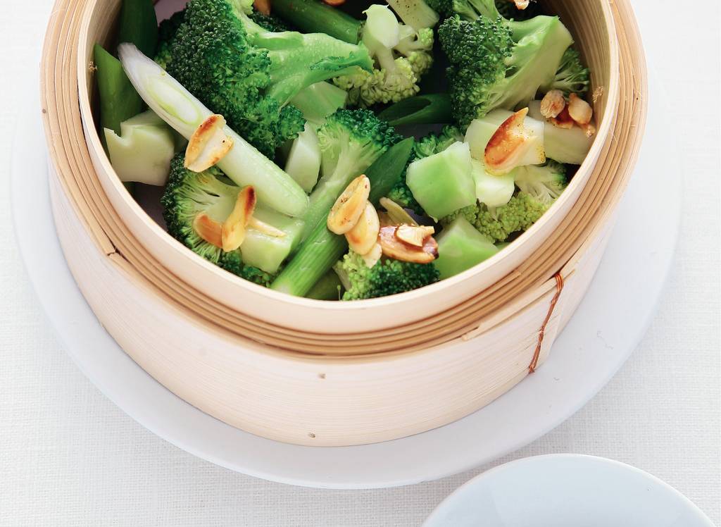 Gestoomde broccoli met bosui recept - Allerhande | Albert Heijn