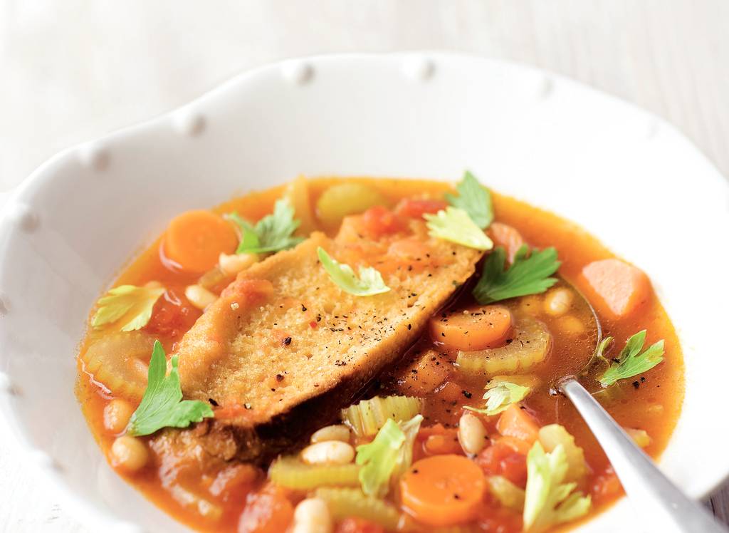 Witte bonensoep recept - Allerhande | Albert Heijn