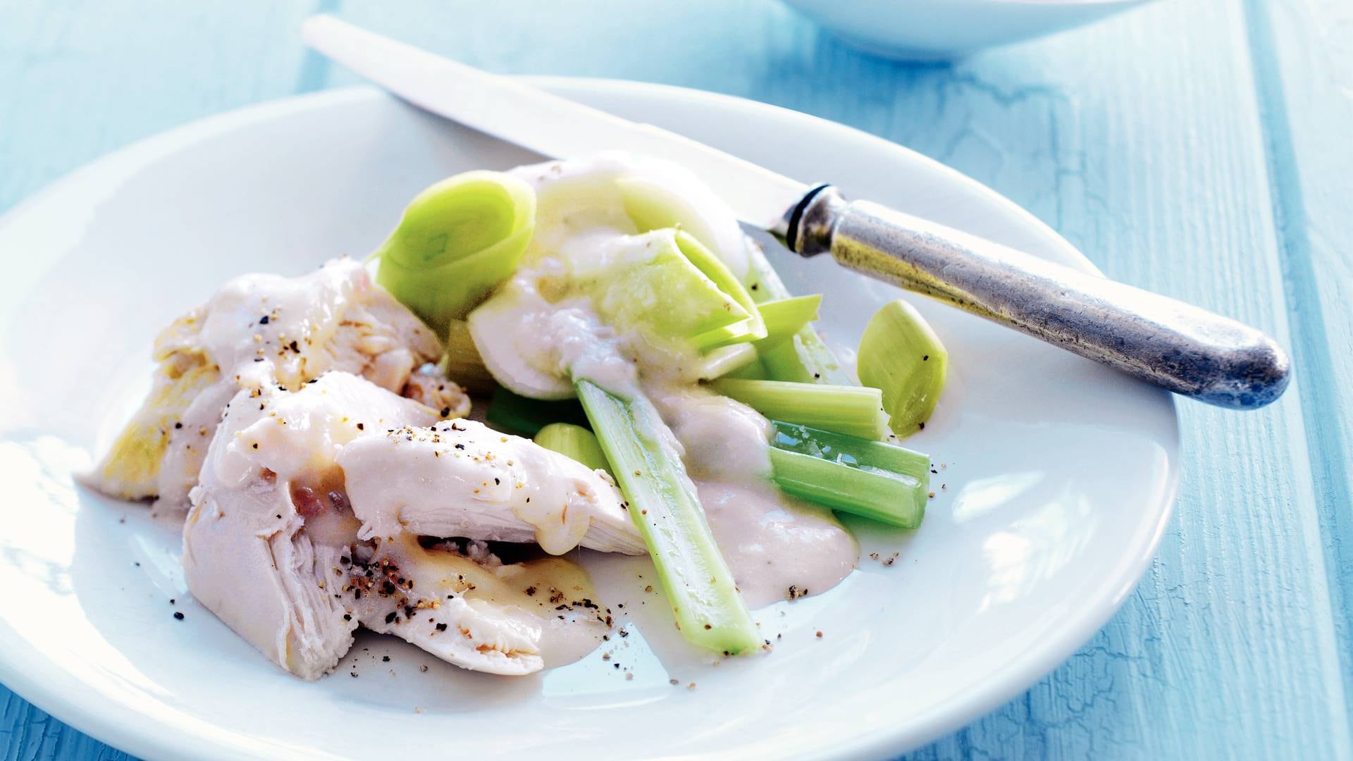 Gepocheerde scharrelkip recept - Allerhande | Albert Heijn