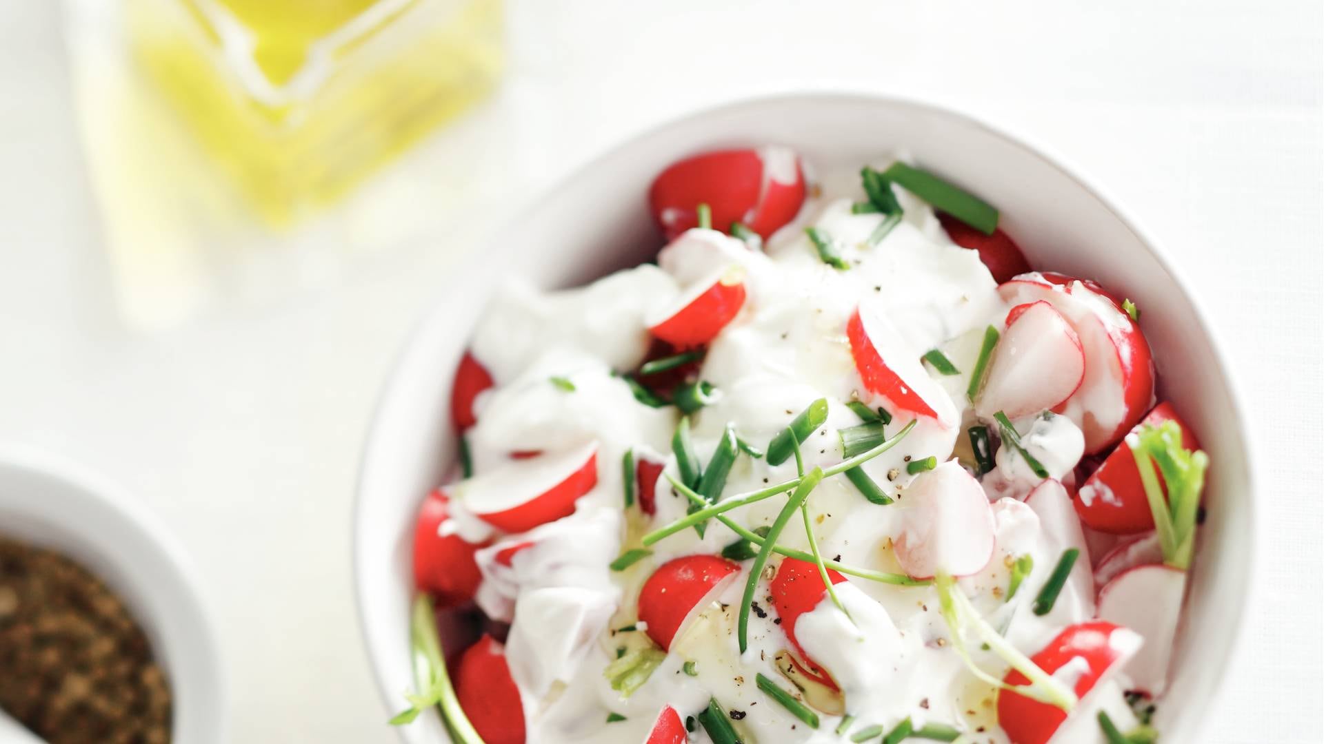 Tzatziki van radijs recept - Allerhande | Albert Heijn