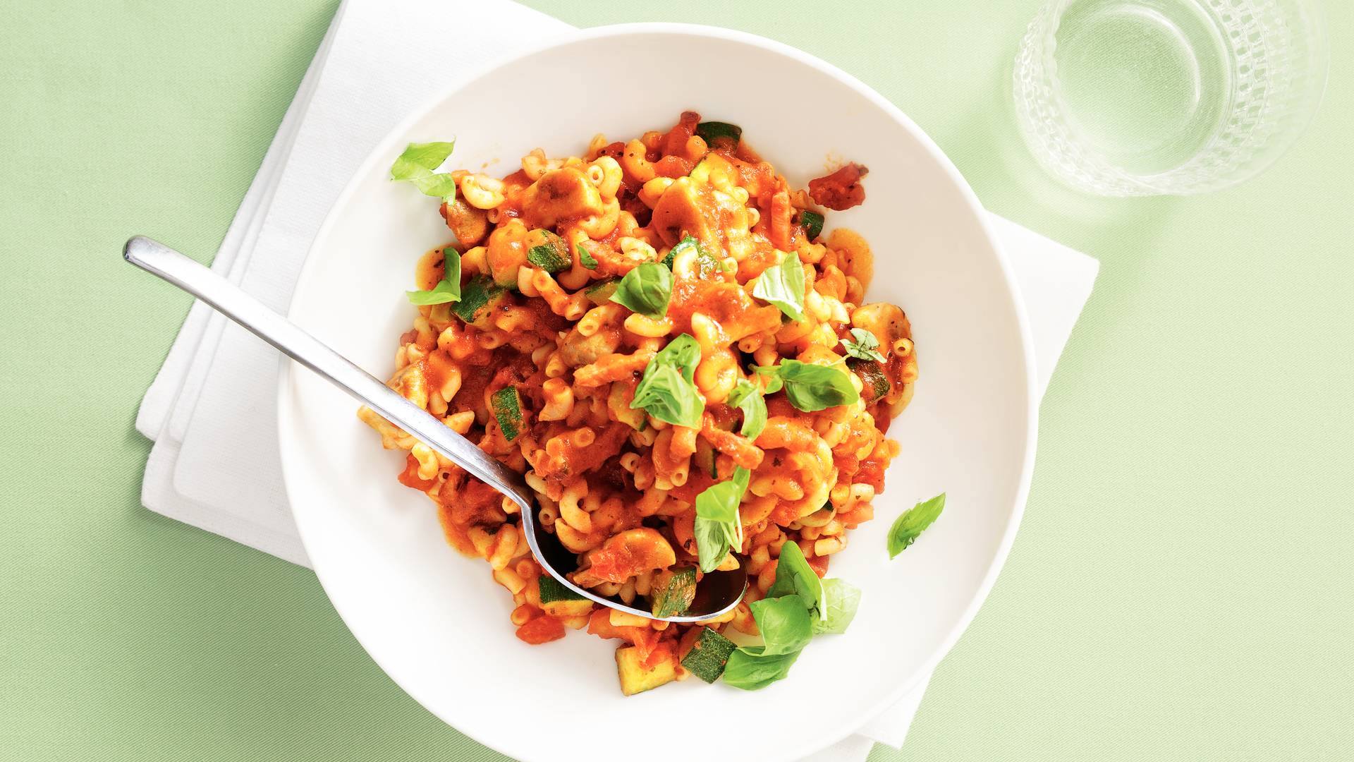 Macaroni met spekjes en courgette recept - Allerhande | Albert Heijn