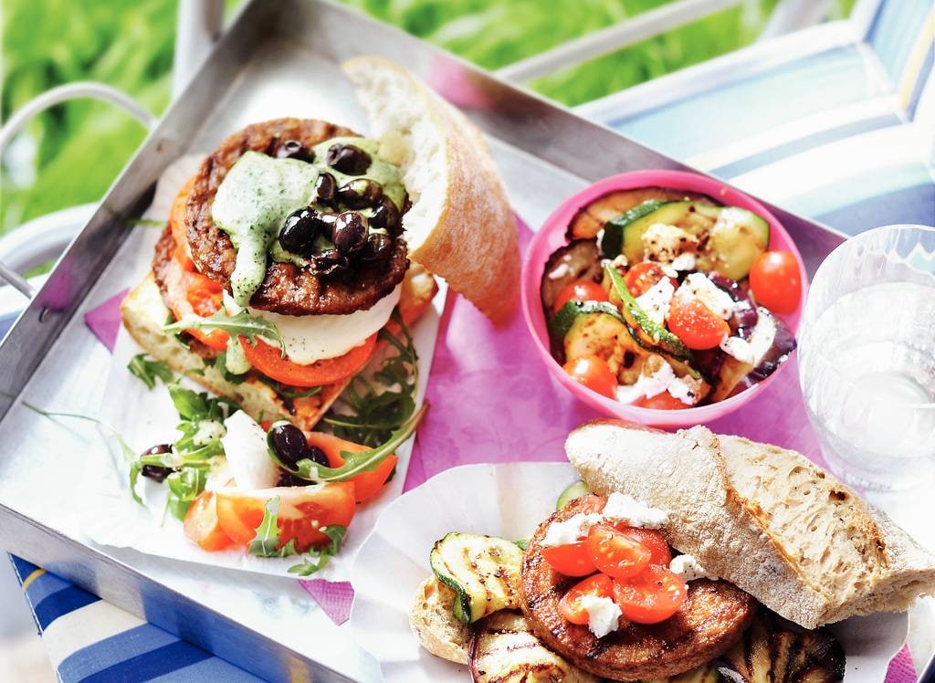 Burger à la pizzaiola recept - Allerhande | Albert Heijn