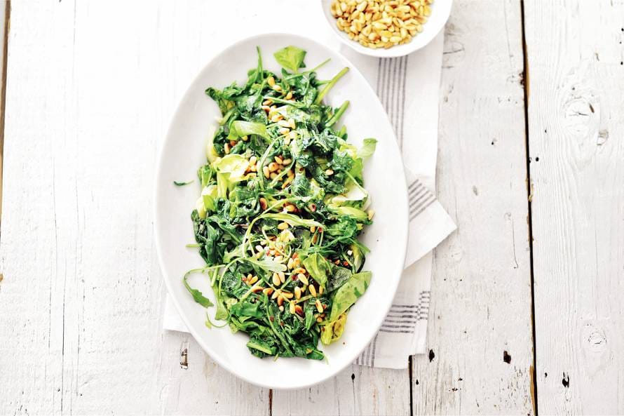 Gebakken rucola, sla en spinazie recept - Allerhande | Albert Heijn