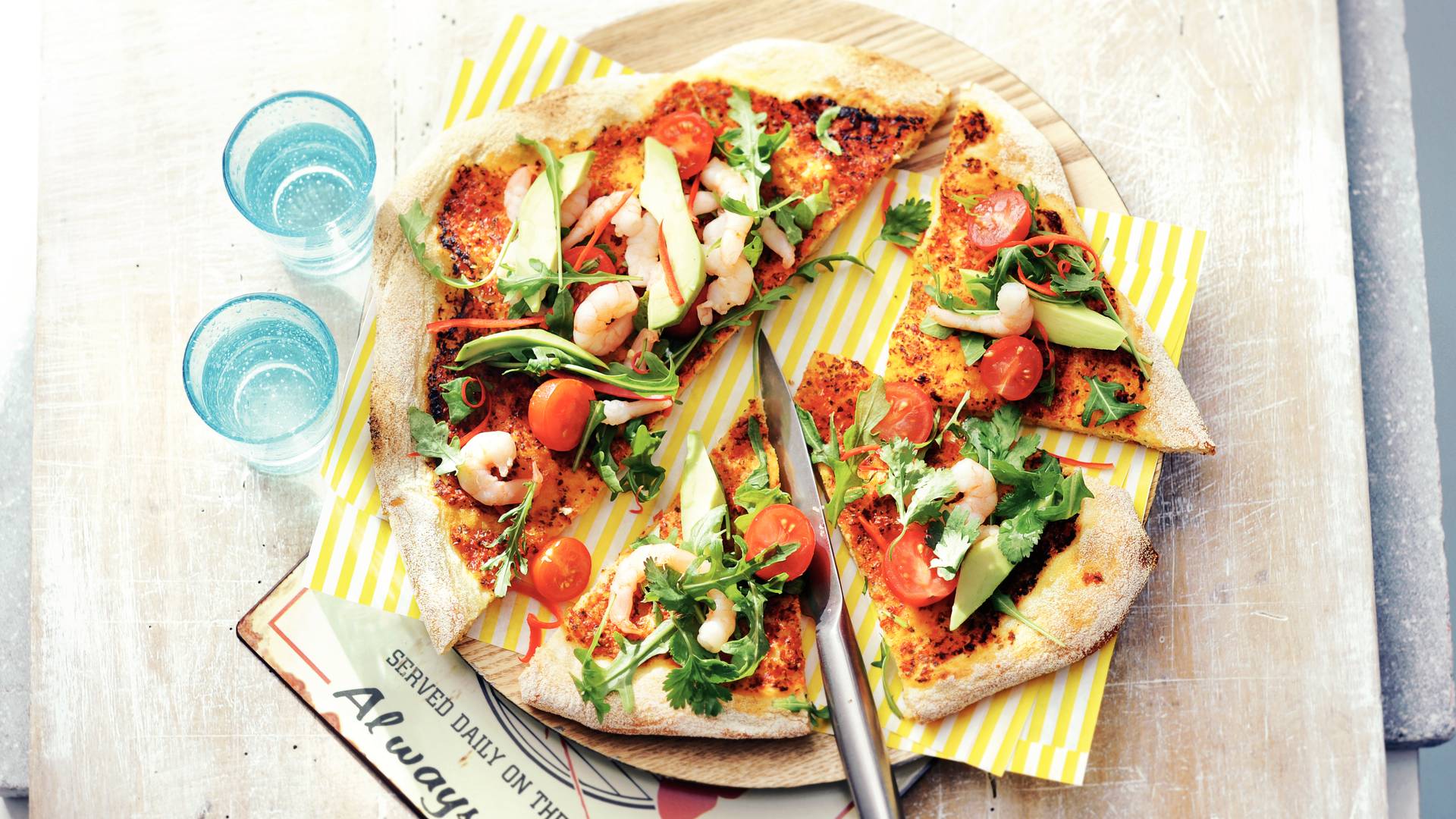 Flatbreads met avocado, garnalen en rucola recept - Allerhande | Albert ...