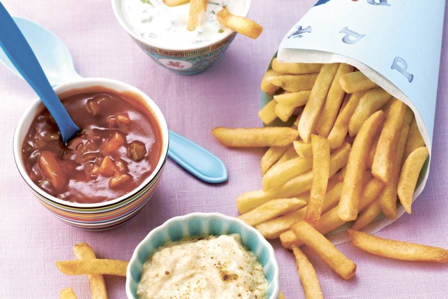 Patat in een puntzak met speciale sausjes recept - Allerhande | Albert ...