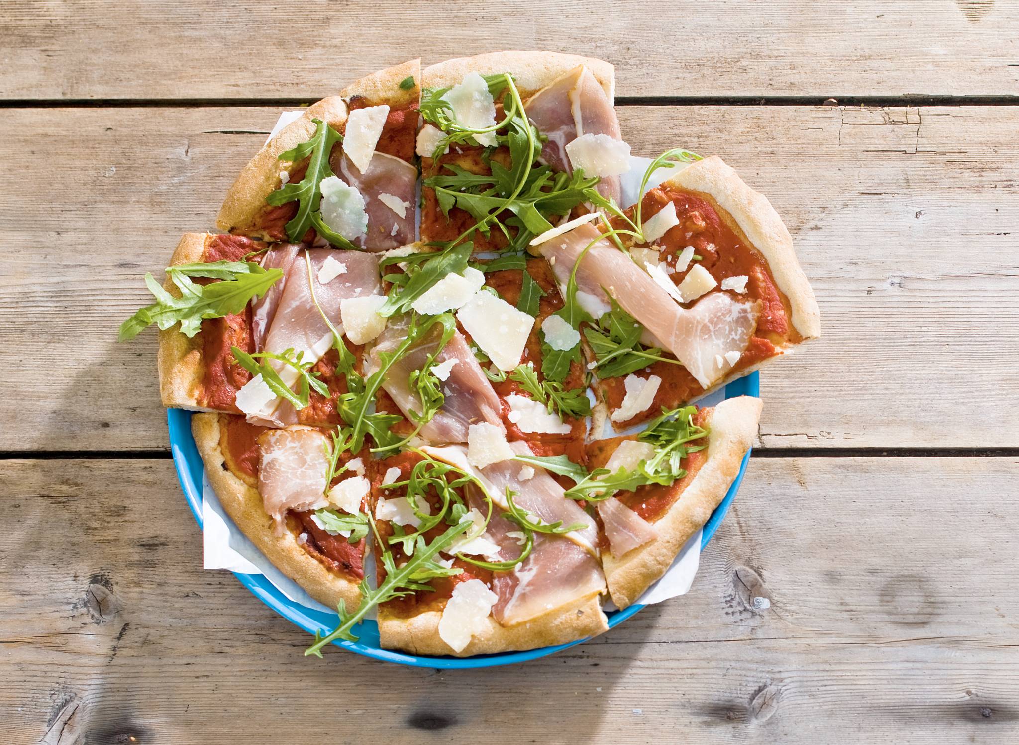 Pizza rauwe ham en rucola recept - Allerhande | Albert Heijn