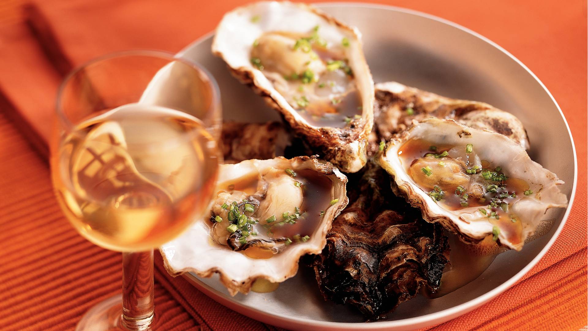 Oesters in bieslookvinaigrette recept - Allerhande | Albert Heijn