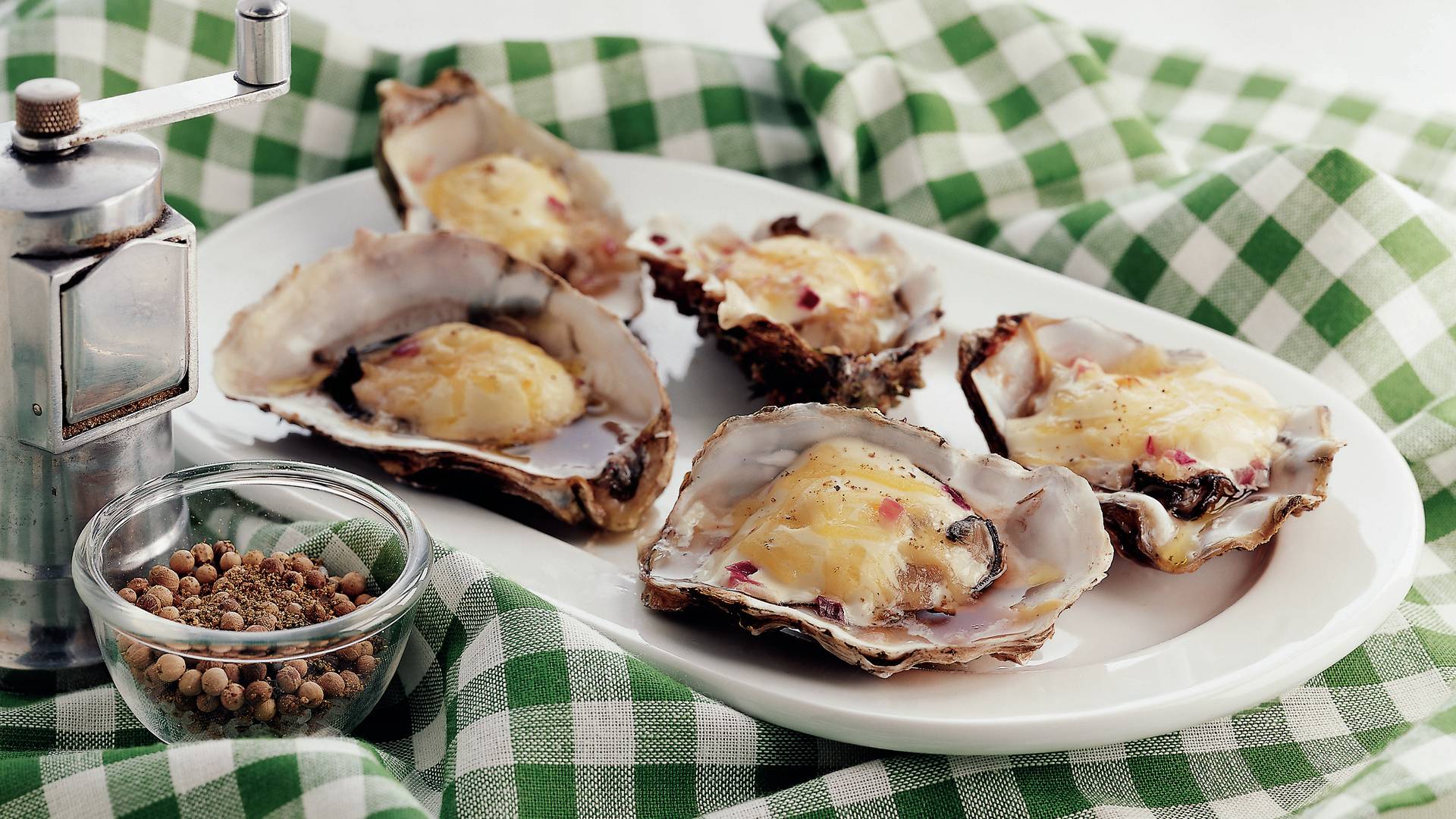 Gegratineerde oesters met rode ui recept - Allerhande | Albert Heijn