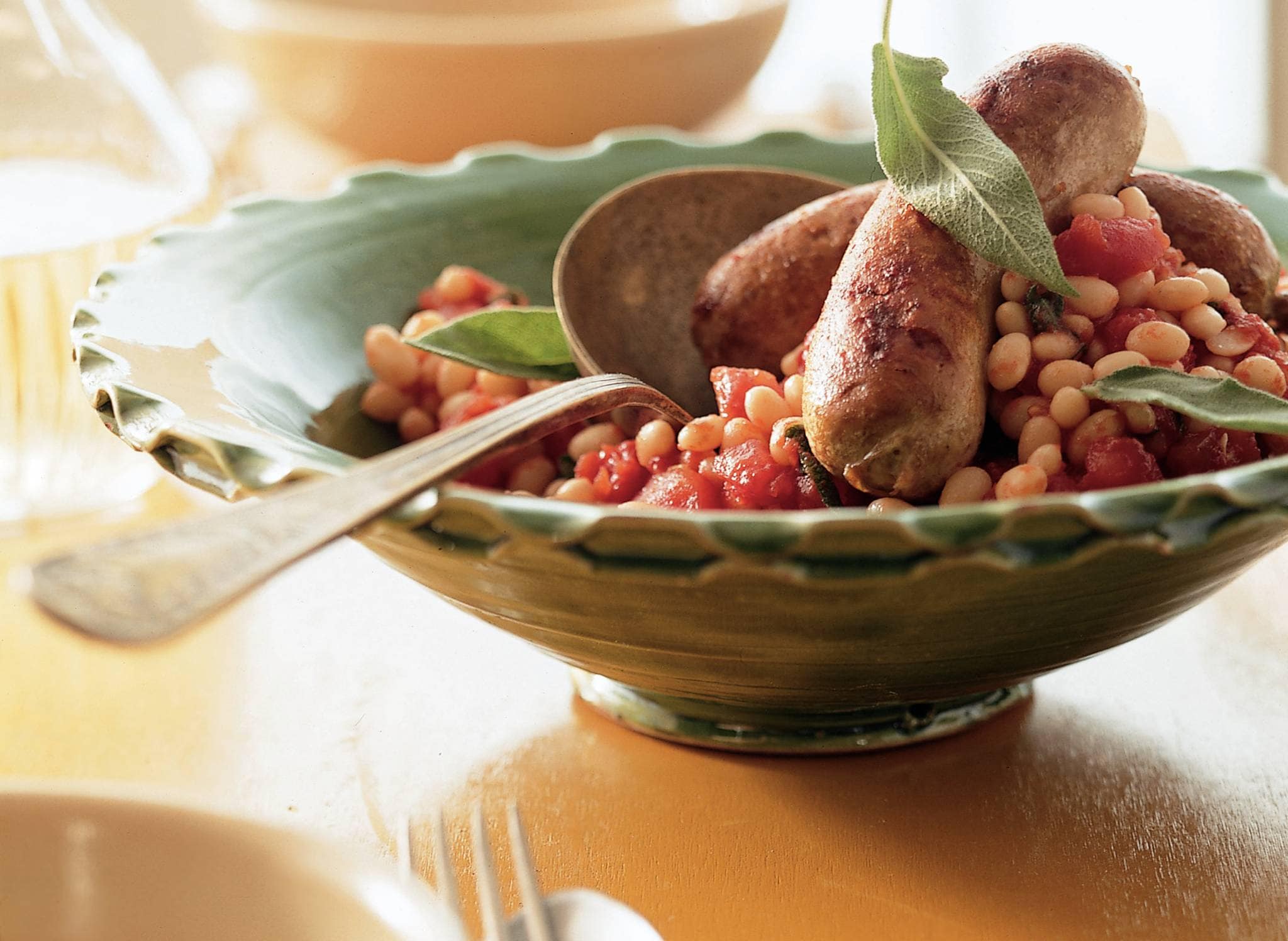 Witte bonen met salie en tomaat recept - Allerhande | Albert Heijn