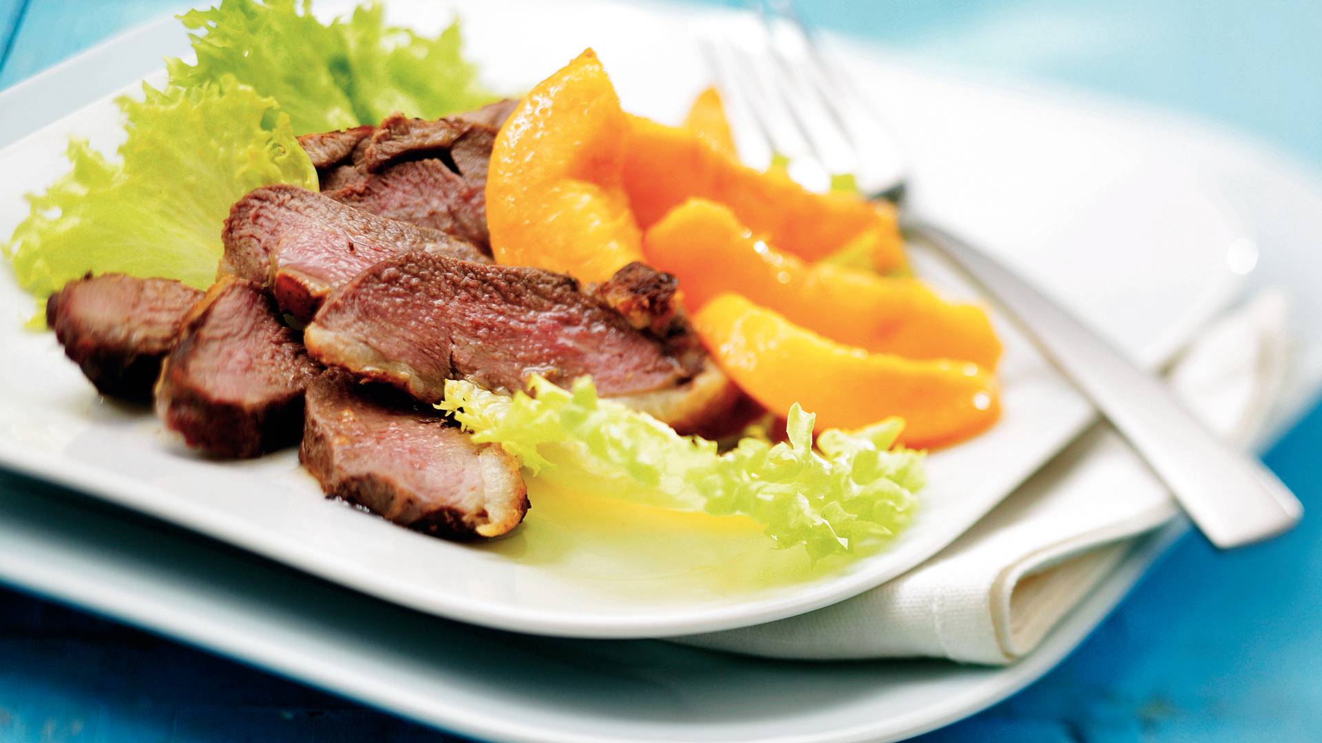 Eendenborstfilet met zoetzure honing-perzik recept - Allerhande ...