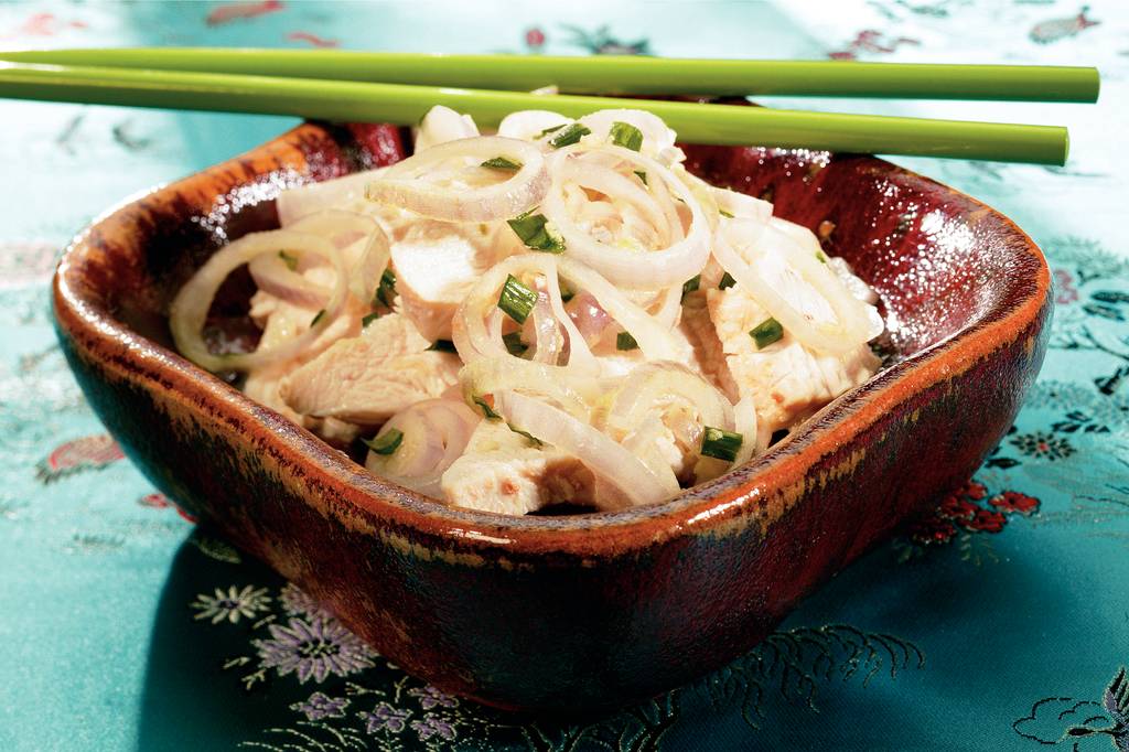 Witte kip met zoute sjalotjes recept - Allerhande | Albert Heijn