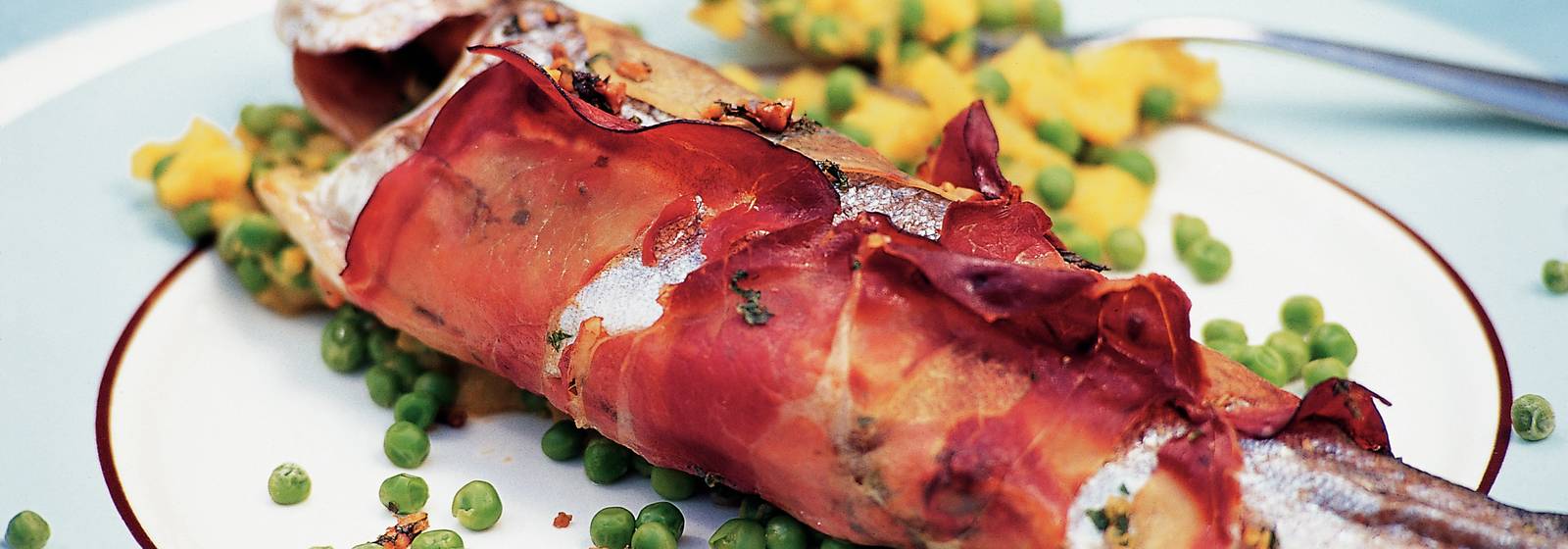 Gevulde forel met koolraappuree recept - Allerhande | Albert Heijn België