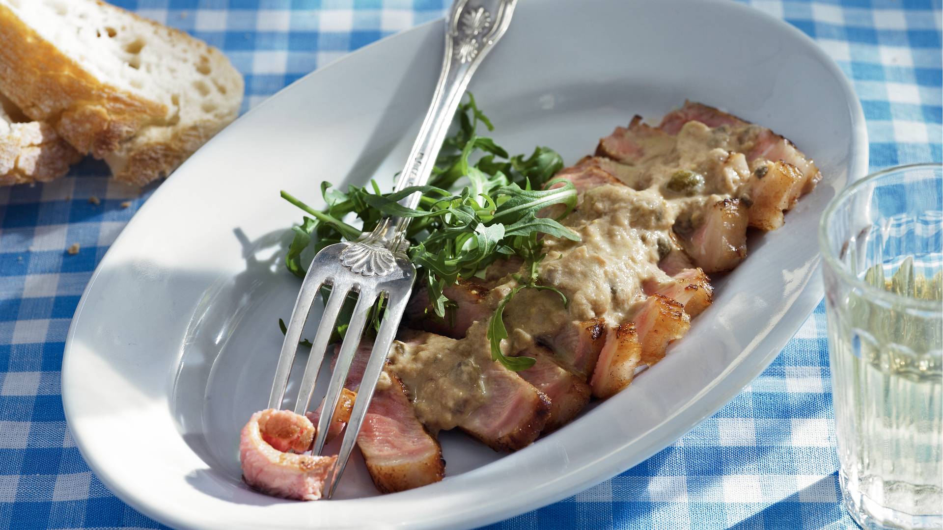 Vitello tonnato van gegrilde kalfsentrecote recept - Allerhande ...