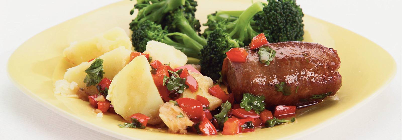 Rundervink met paprikajus recept - Allerhande | Albert Heijn