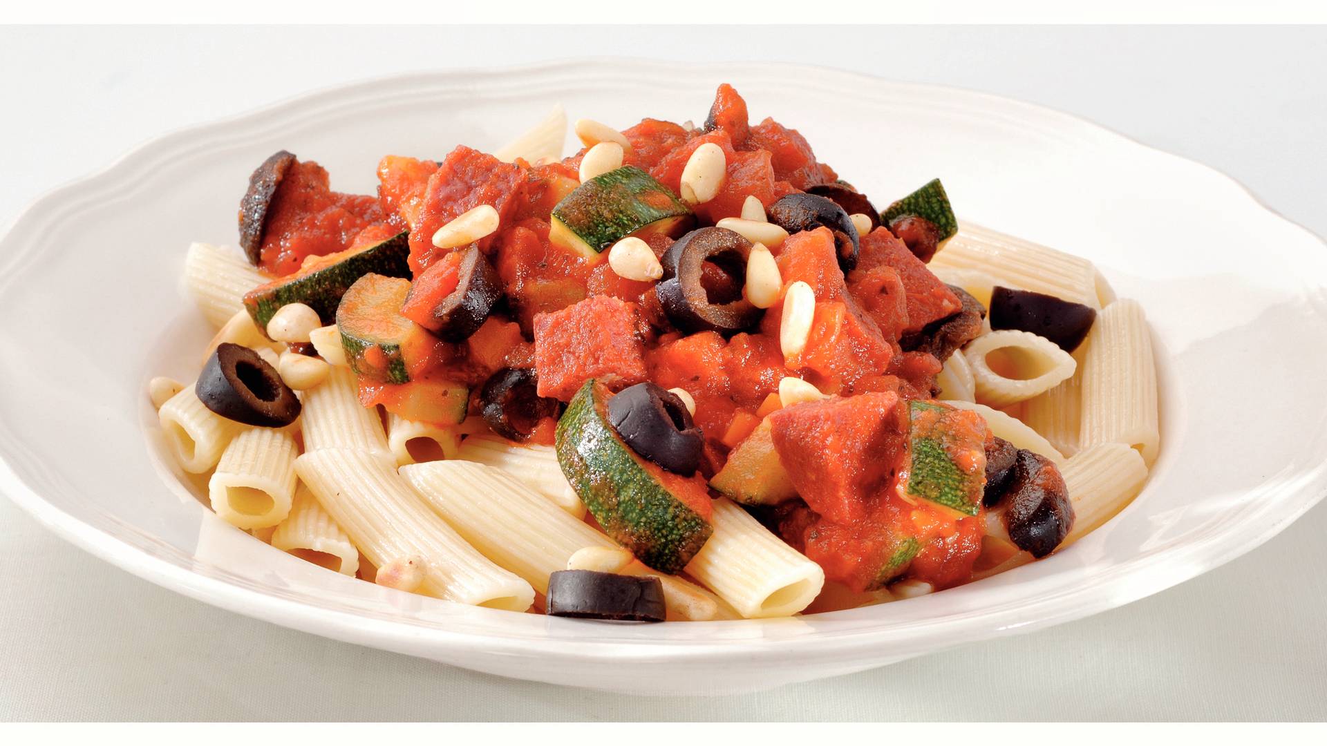 Pittige pasta met salami recept - Allerhande | Albert Heijn