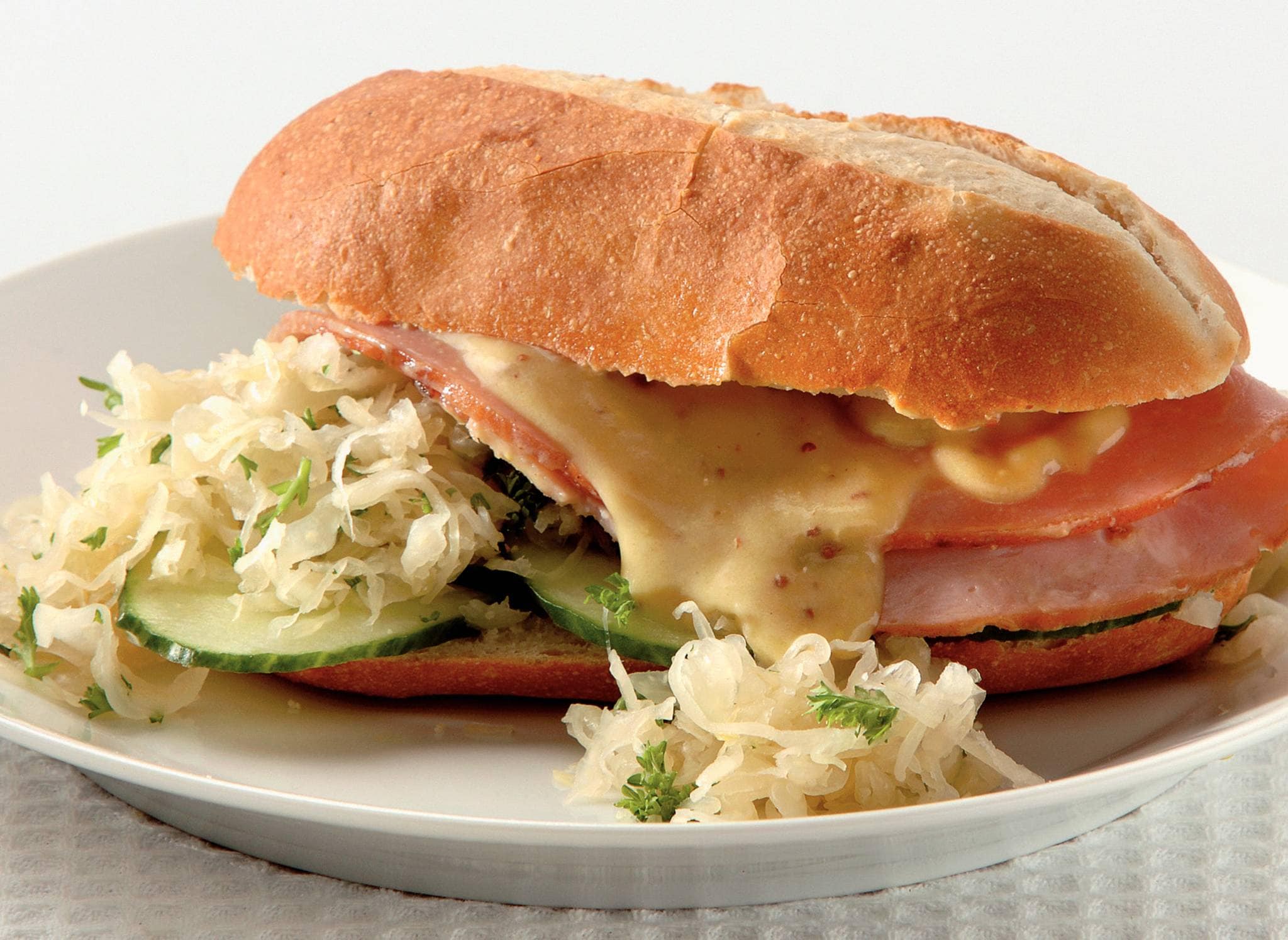 Broodje beenham met warme zuurkool recept - Allerhande | Albert Heijn