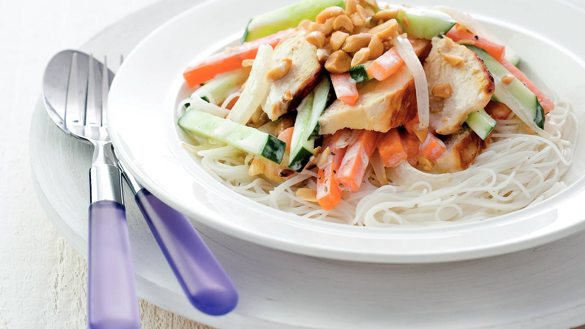 Mihoen met kip-kokossaus recept - Allerhande | Albert Heijn