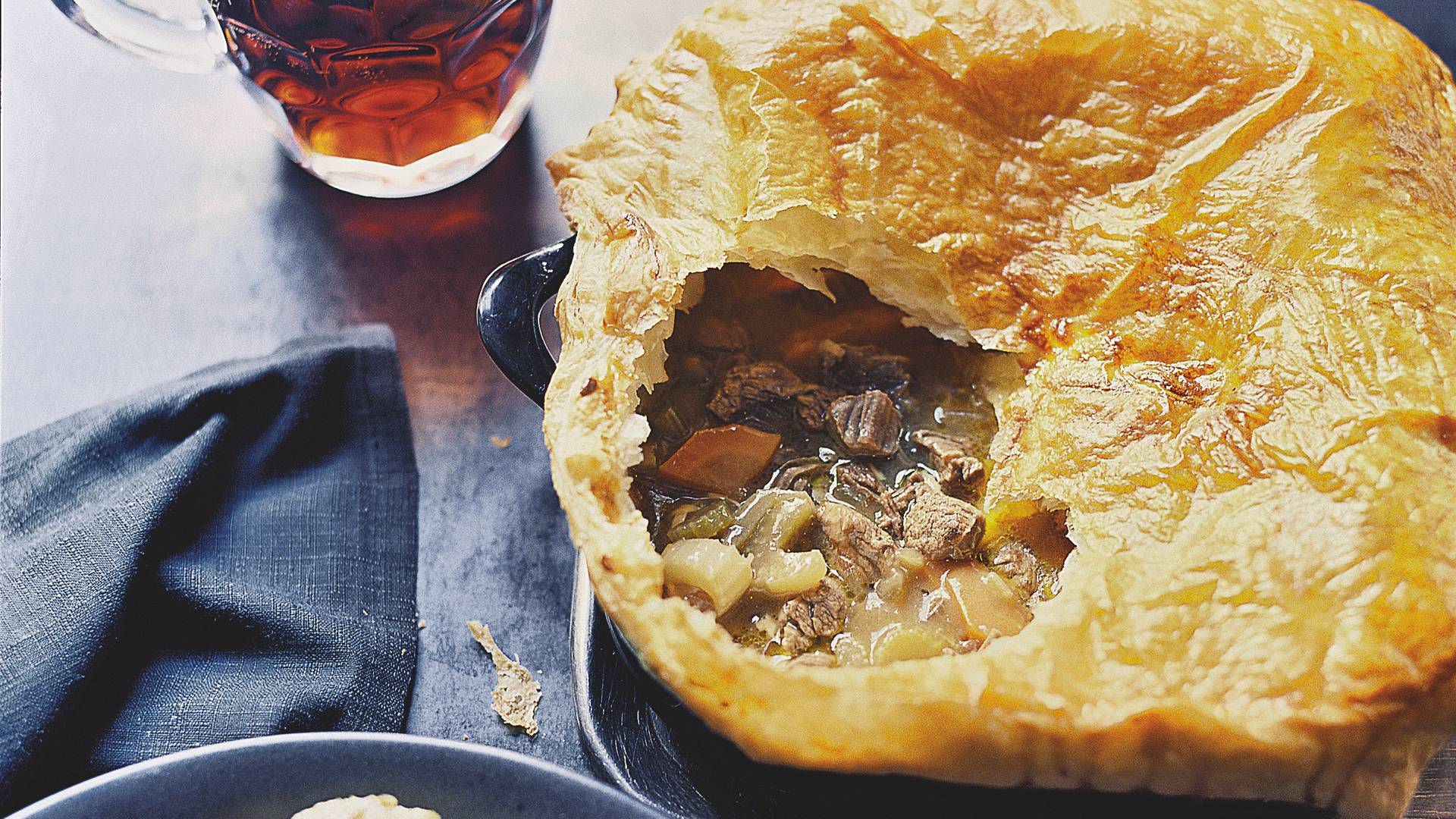 Beef en beer pie recept - Allerhande | Albert Heijn