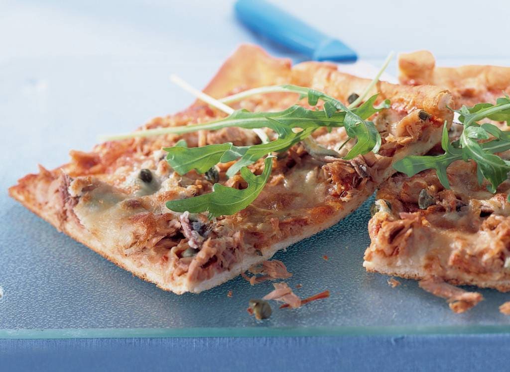 Pizza tonijn en kappertjes recept - Allerhande | Albert Heijn België