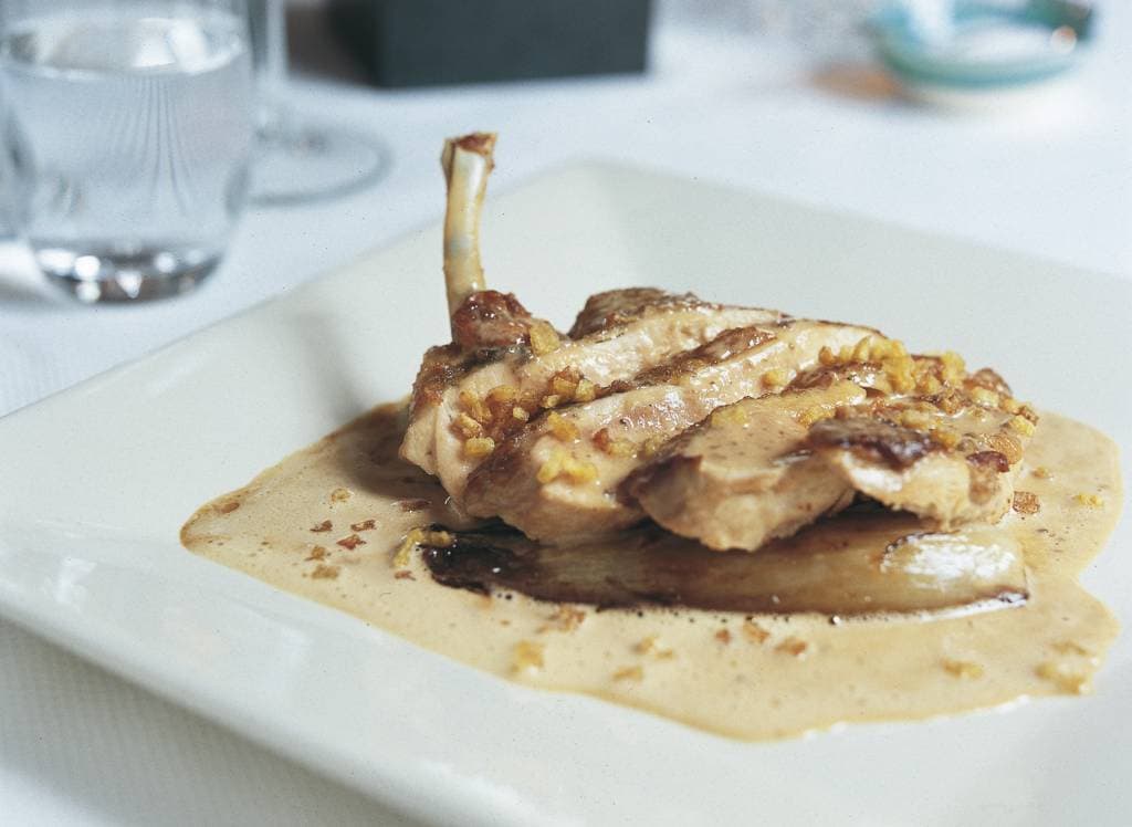 Suprème van scharrelkip met gekarameliseerde witlof, krokante aardappel ...