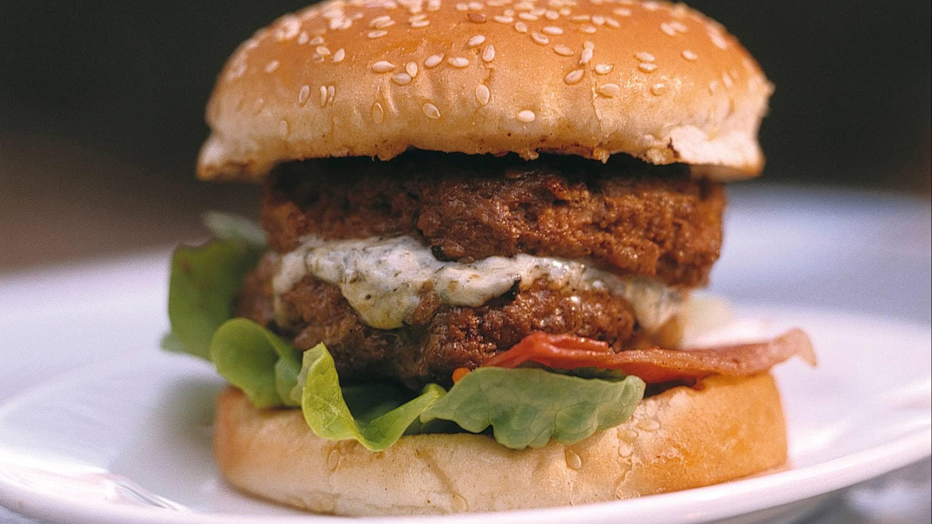 Blauwe kaasburgers recept - Allerhande | Albert Heijn