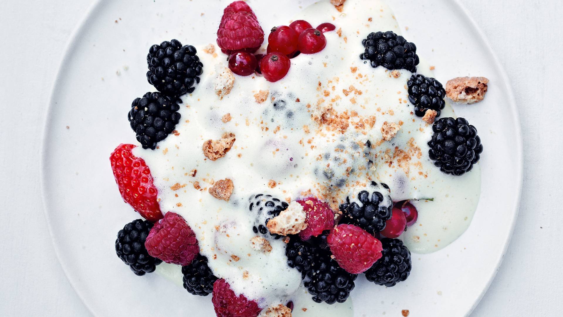 Gemengd fruit, zabaglione & cantuccini recept - Allerhande | Albert Heijn