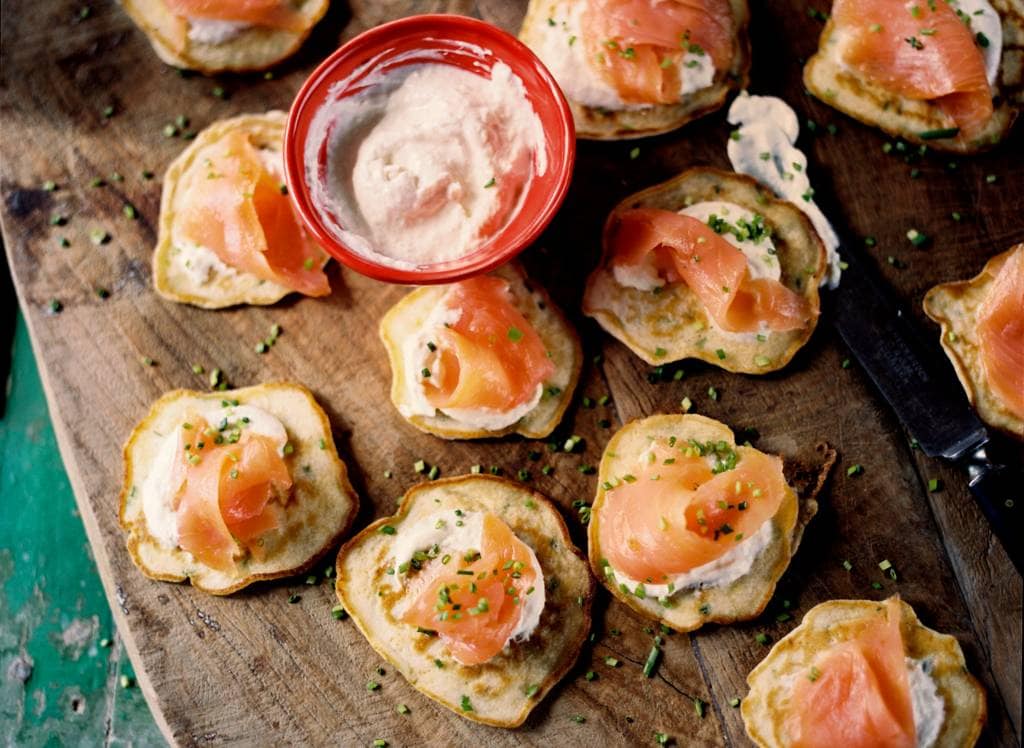 Hartige mini-eclairs met gerookte zalm recept - Allerhande | Albert Heijn