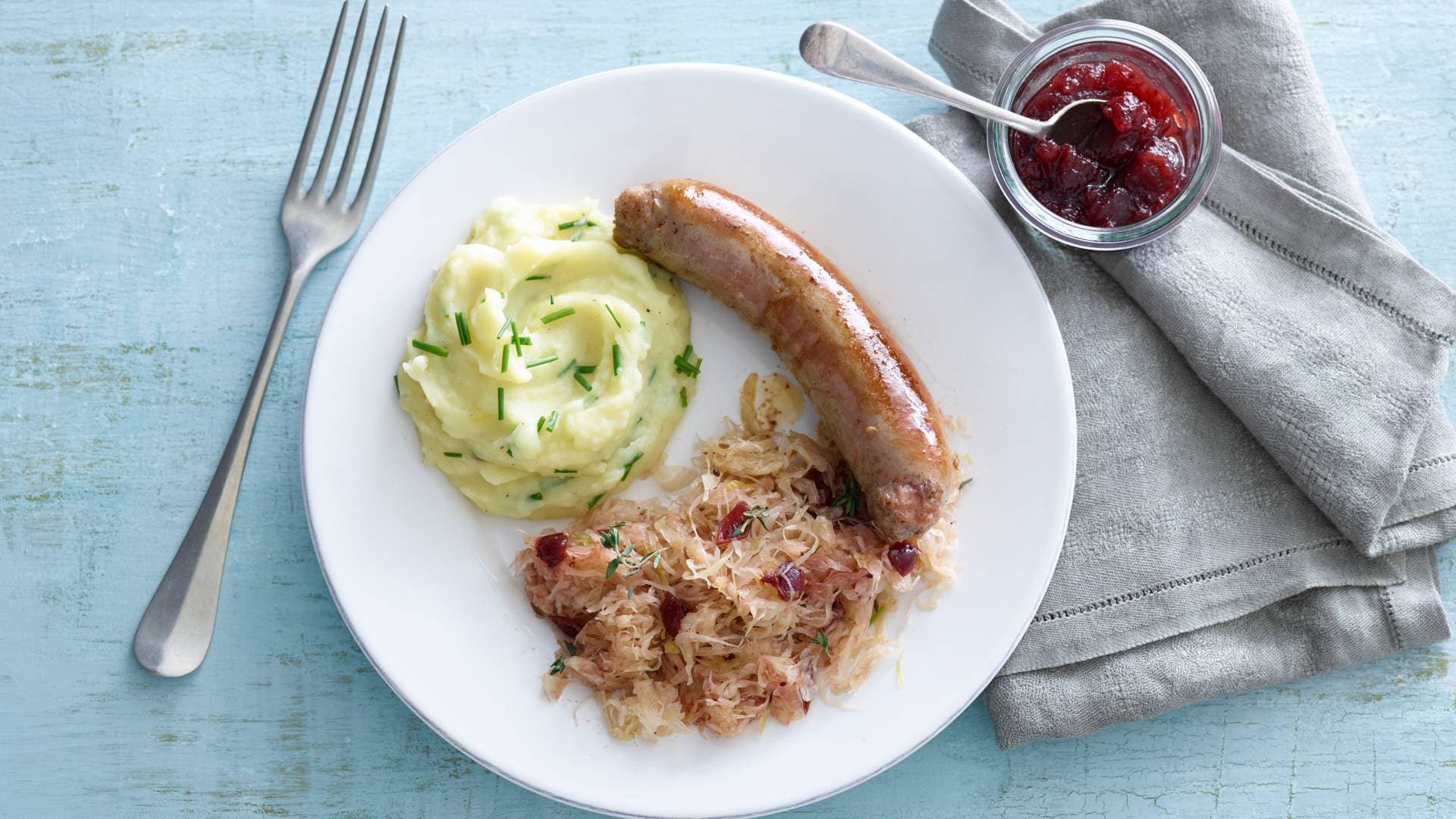 Braadworst & cranberryzuurkool recept - Allerhande | Albert Heijn