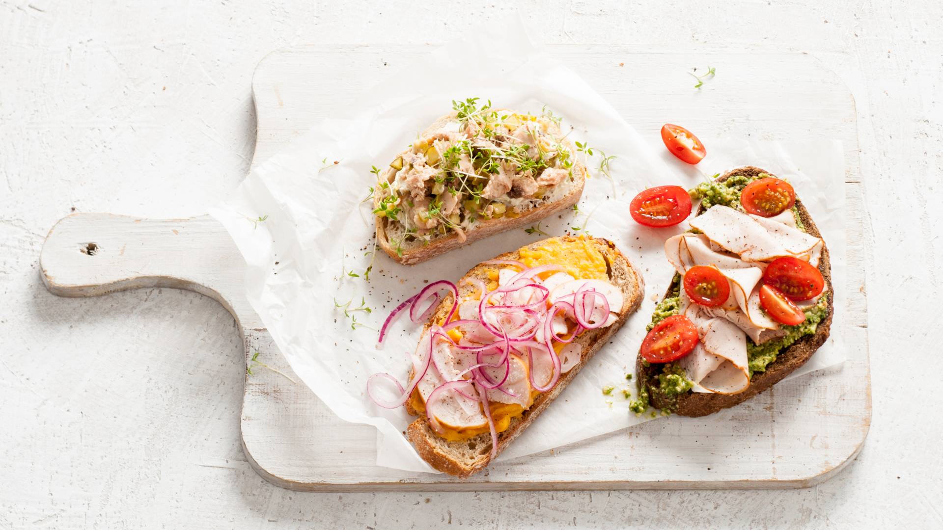 Witbrood met zalm, zuivelspread en tuinkers. recept - Allerhande ...