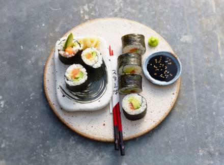 Zelf sushi maken recept - Allerhande | Albert Heijn