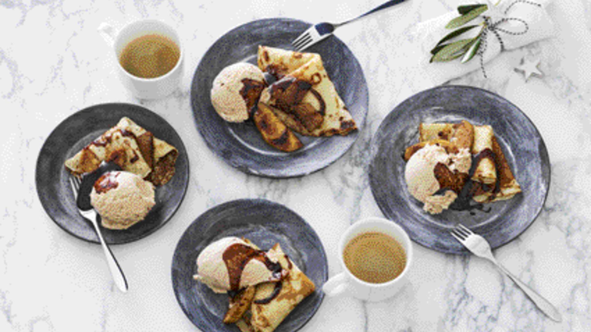 Flensjes met warme appel en kaneelijs recept - Allerhande | Albert Heijn