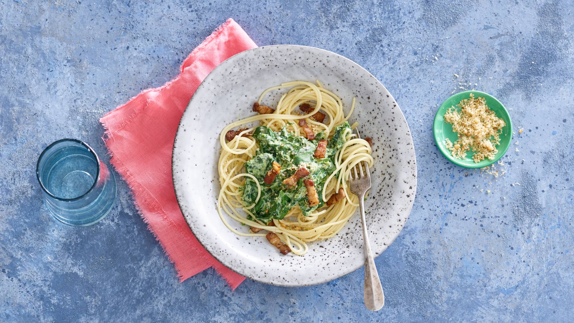 Romige spaghetti met pangrattato recept - Allerhande | Albert Heijn