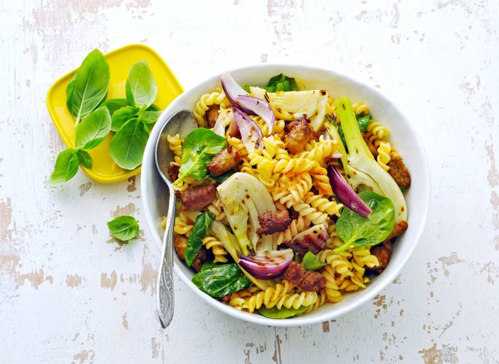 Pasta-venkel-spinaziesalade met chipolata recept - Allerhande | Albert ...