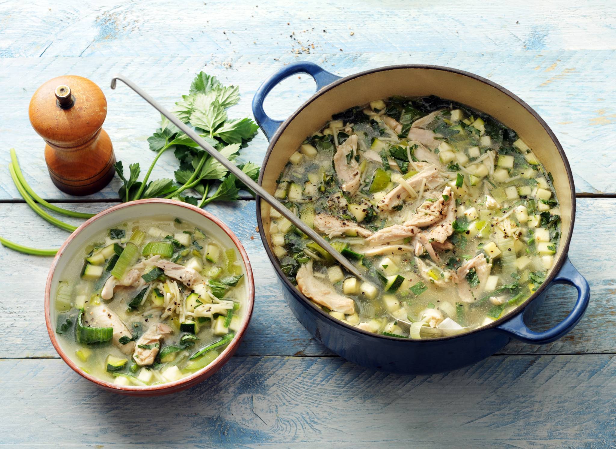 Heldere kippensoep met prei en selderij recept - Allerhande | Albert Heijn