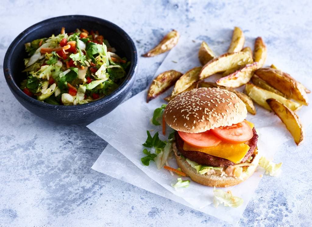 Groenteburger met rozemarijnaardappeltjes recept - Allerhande | Albert ...