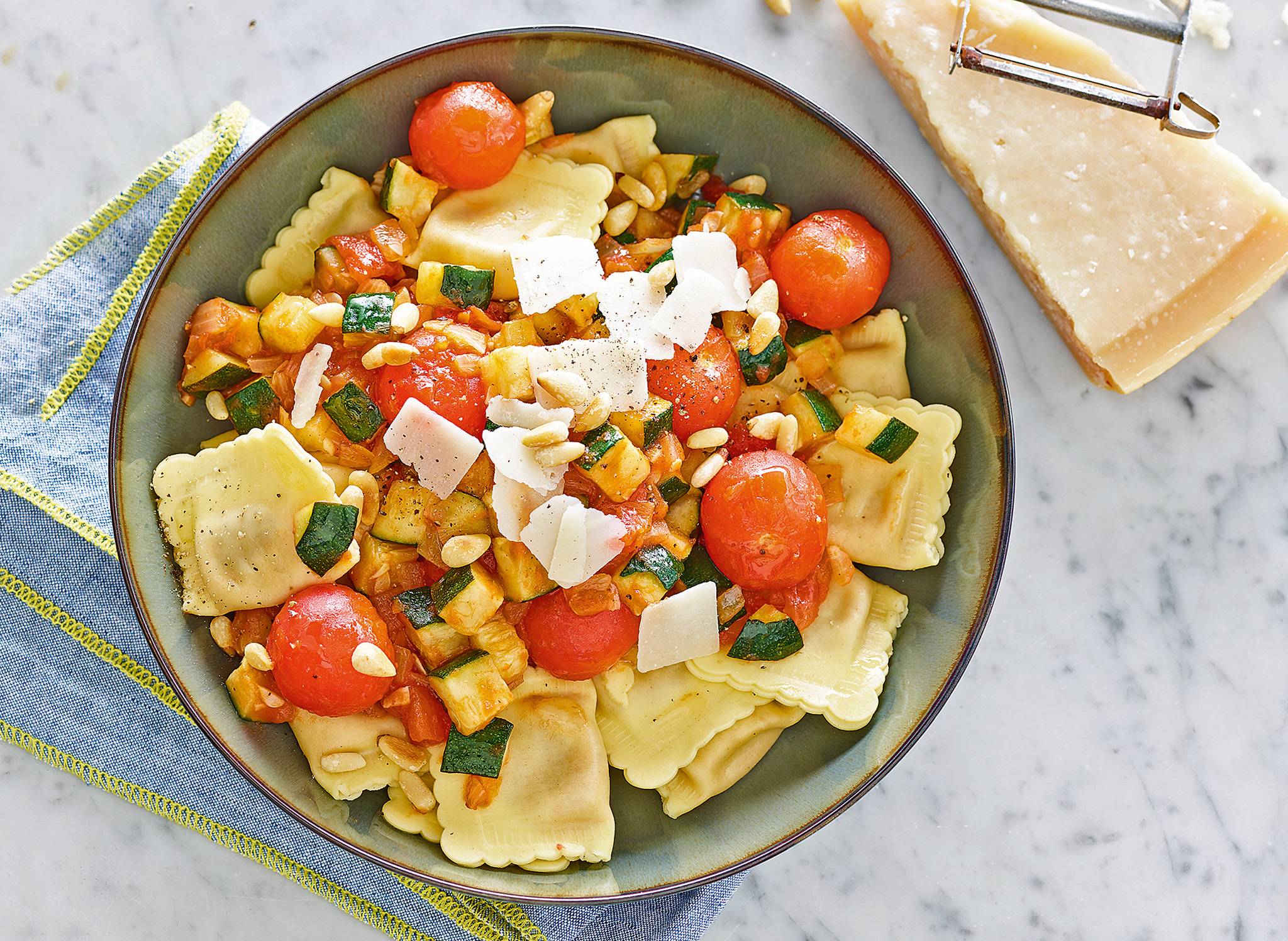 Bolognese ravioli met cherrytomatensaus recept - Allerhande | Albert Heijn