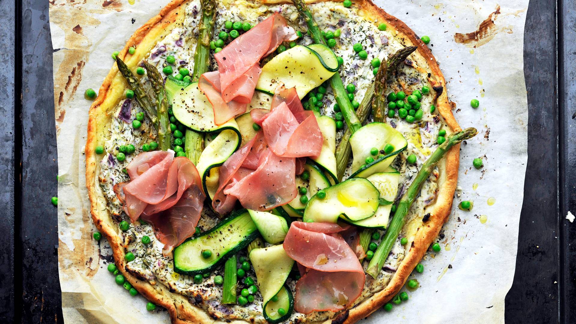 Groenteplaattaart met rauwe ham recept - Allerhande | Albert Heijn