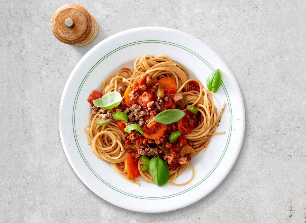Spaghetti met worst en tomaat recept - Allerhande | Albert Heijn