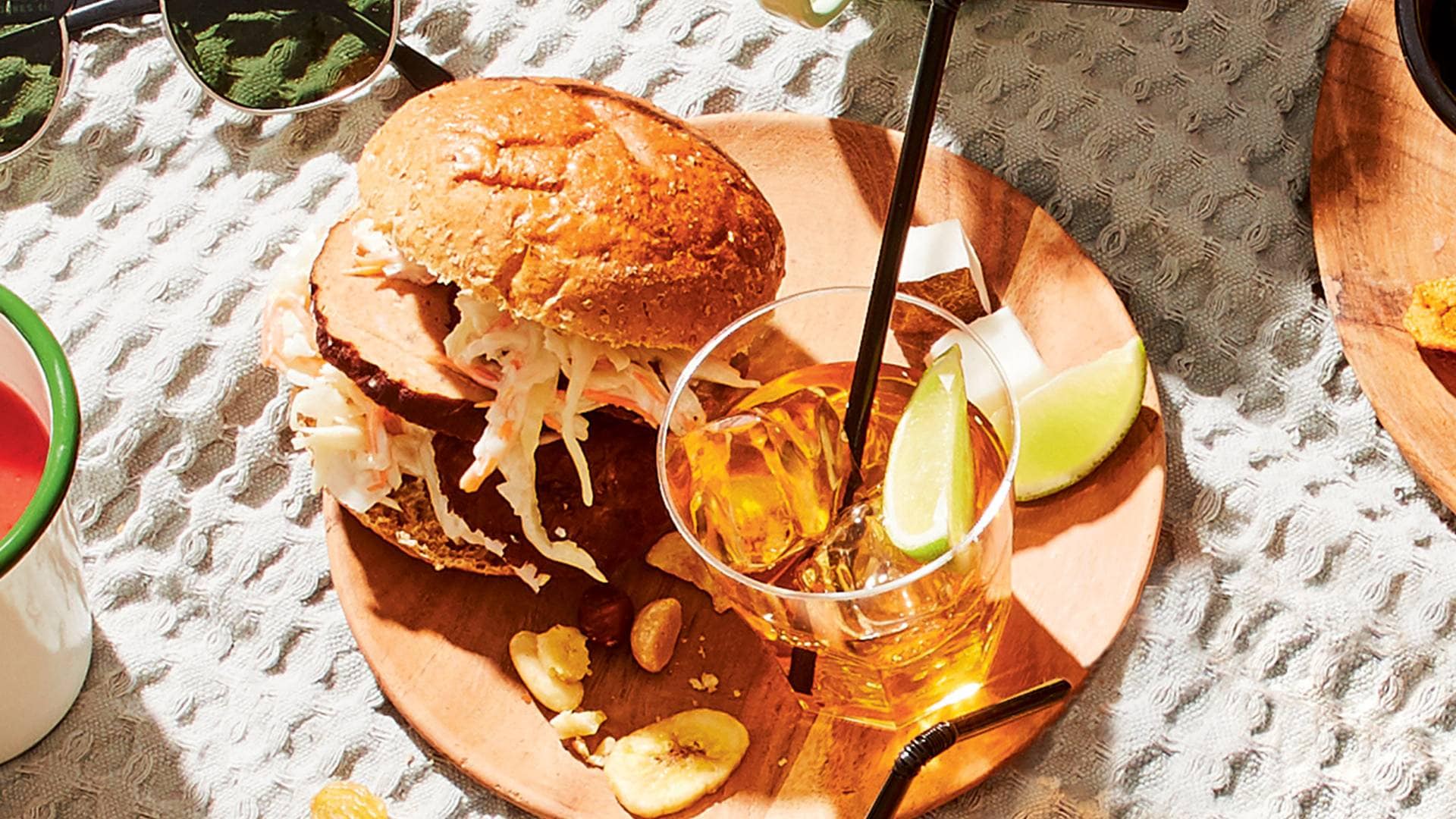 Broodje bal met coleslaw recept - Allerhande | Albert Heijn