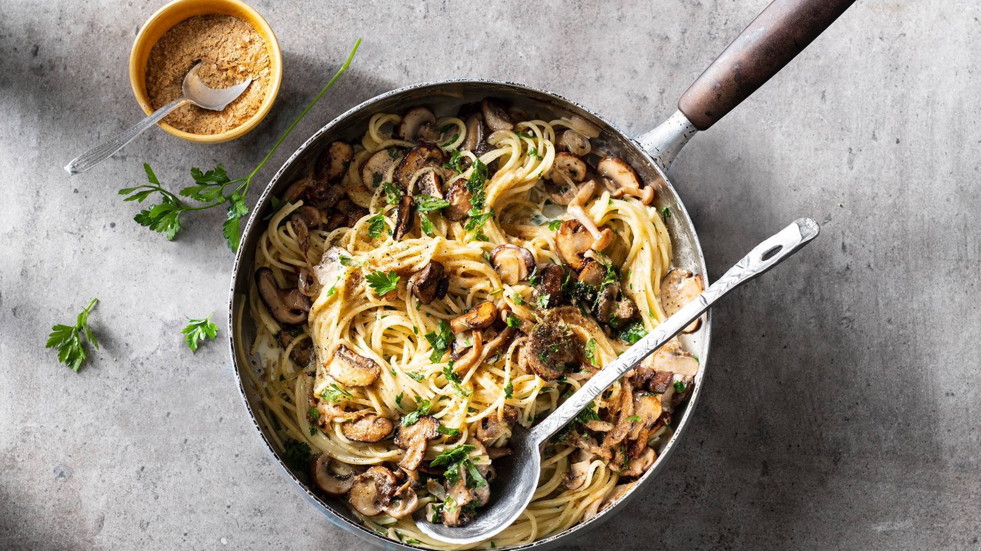 Vegan pasta al funghi recept - Allerhande | Albert Heijn België